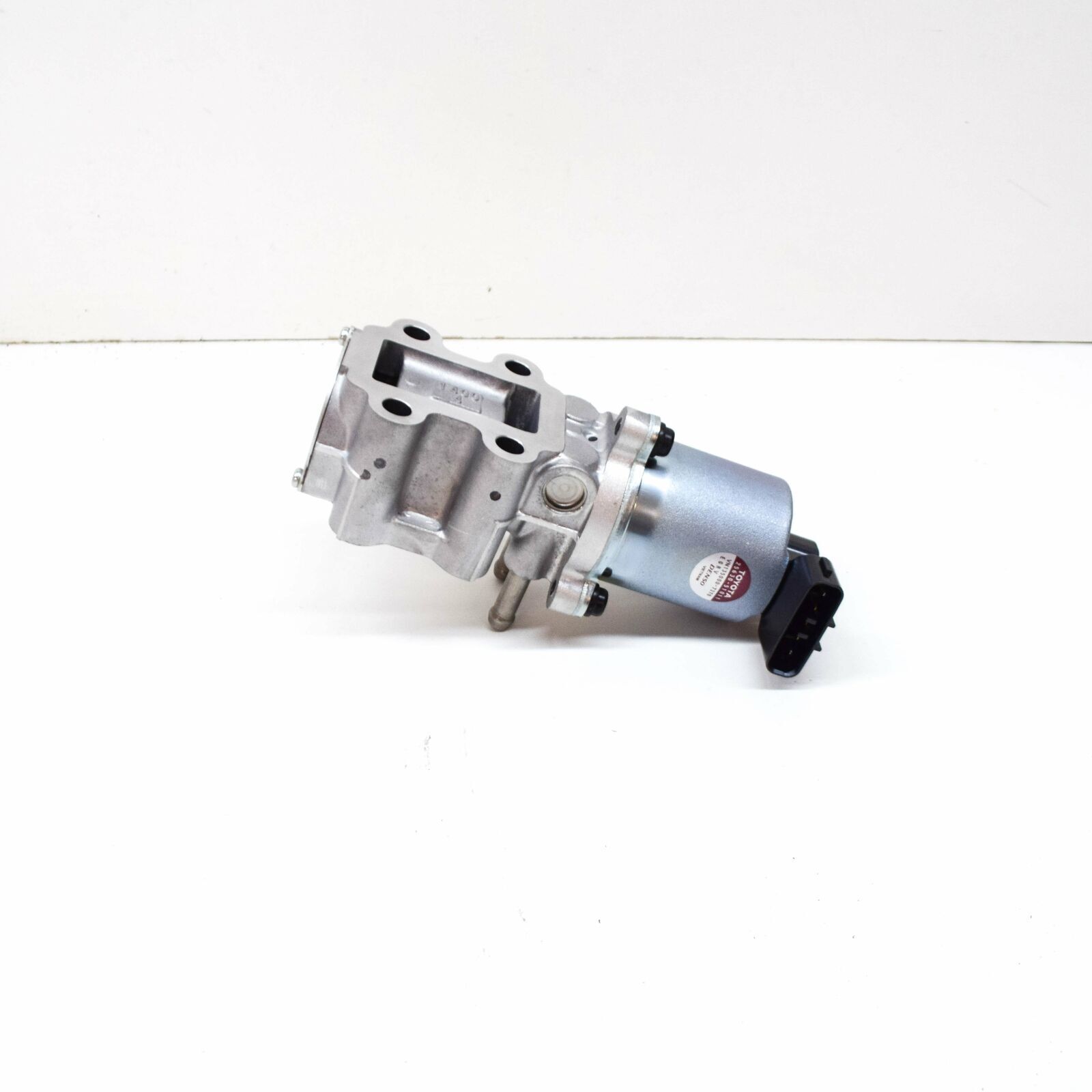 Toyota 25630-51011 Toyota Landcruiser Genuine EGR Valve 1VDFTV Diesel 4 ...